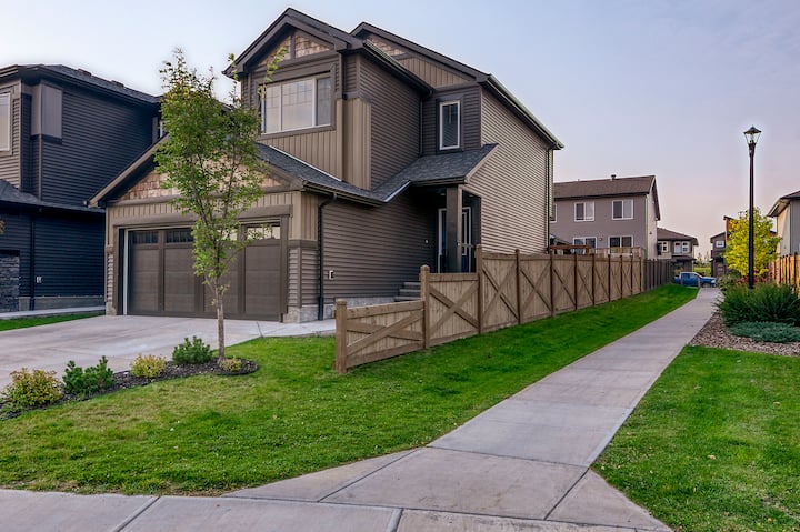 Cozy 3br Fully Furnished House. - Alberta