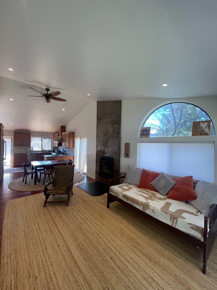 Stylish Retreat - Mt. Shasta - Mount Shasta, CA