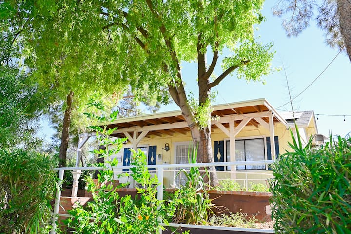 Farmhouse Escape W/mountain Views - Avondale, AZ