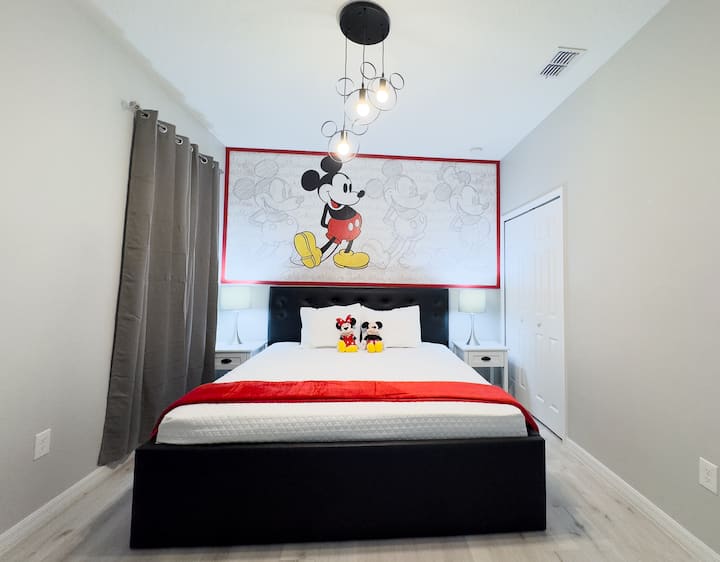 Modern 4br Home • Pool • No Carpet Near Disney - Kissimmee, FL