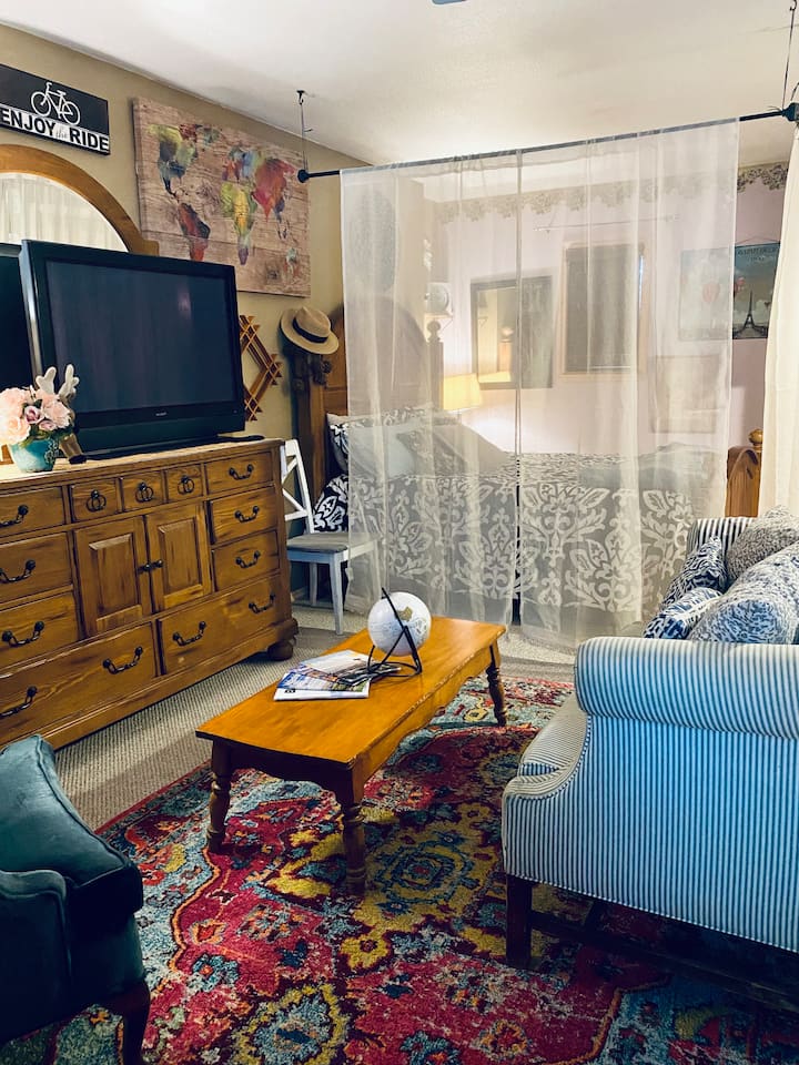 Cozy Studio Apartment - Puyallup, WA