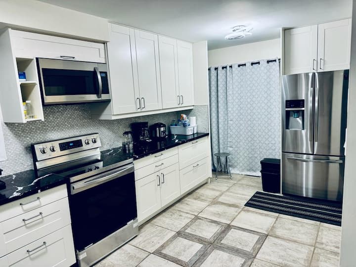 Guildwood Stays - 3 Bedroom Beautiful Home - Pickering