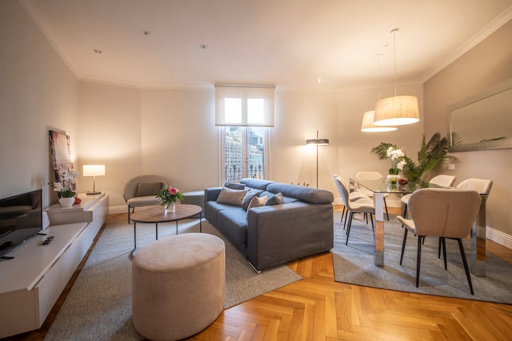 Superior Three Bedroom Apartment Passeig De Gracia - Barcelona
