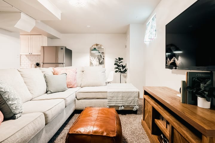 Charming Basement Bungalow|hot Tub|12min To Dt - Thornton, CO