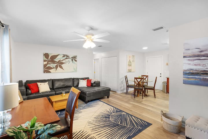 The Downtown Retreat Three - Ocala, FL