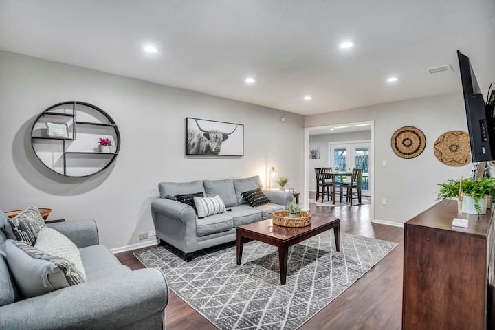 Cozy King Master Near S&w - Temple, TX