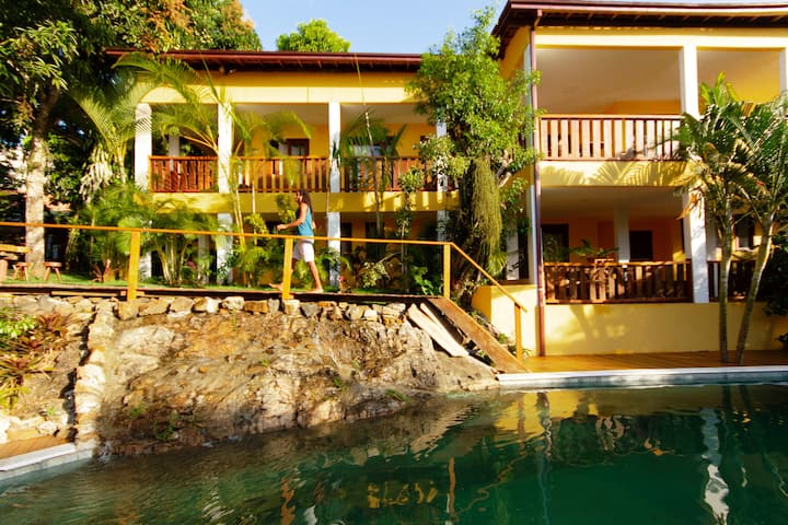 Casa De 2 Quartos Em Vila C/ Piscina Churrasqueira - Itacaré