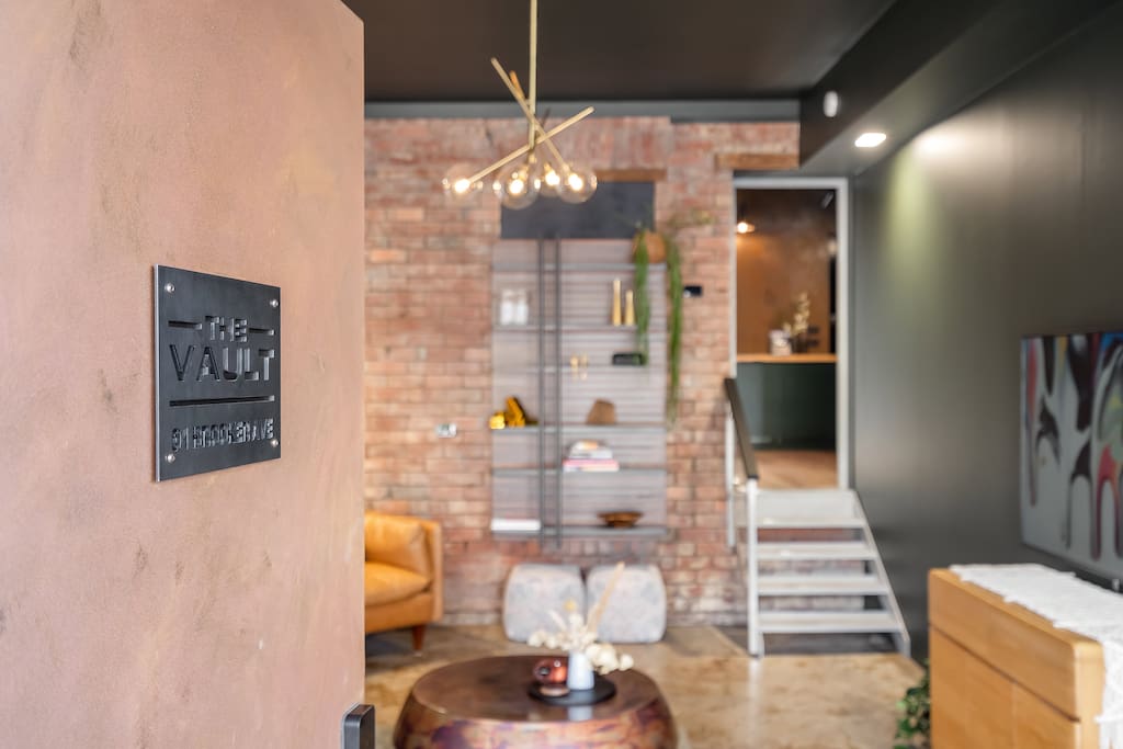 “The Vault” unique central luxury