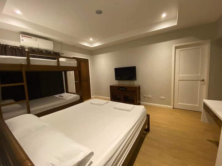 Beachfront Resort Family Room (Up To 10 Pax) - Olongapo