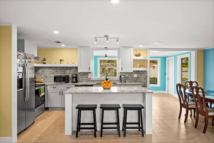 Last Minute June ,House 2 Mil Beach .Pets  Welcome - Venice, FL