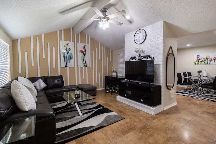 Family Friendly Retreat Near Chinatown - Houston, TX