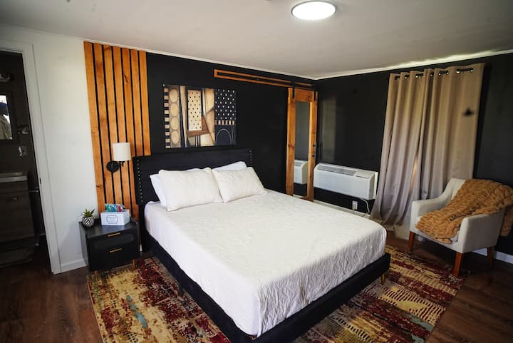 Lakeview Studio Lodge ~ Room 6 - Fredonia, NY
