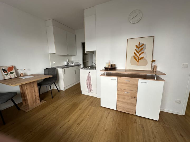 T1 | Neu Renovierte Wohnung In U-bahn Nähe - Schwechat