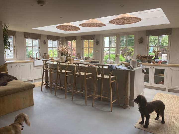 Private Loft, En-suite Bathroom. - Uckfield