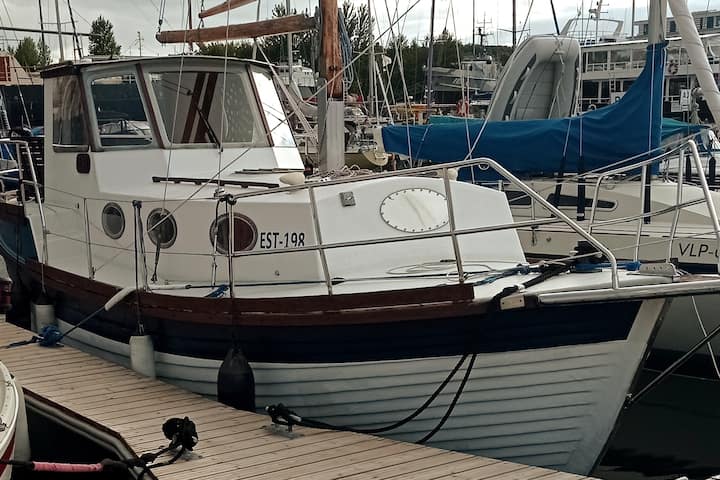 Ночлег на маленьком корабле - Tallinn