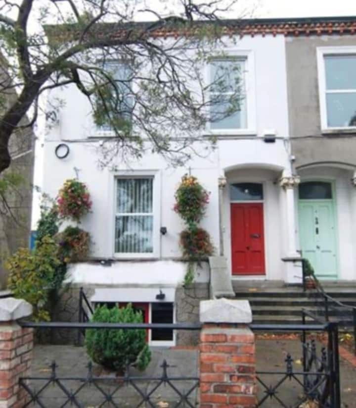 Eglinton Road - Super King - Ensuite - Bray