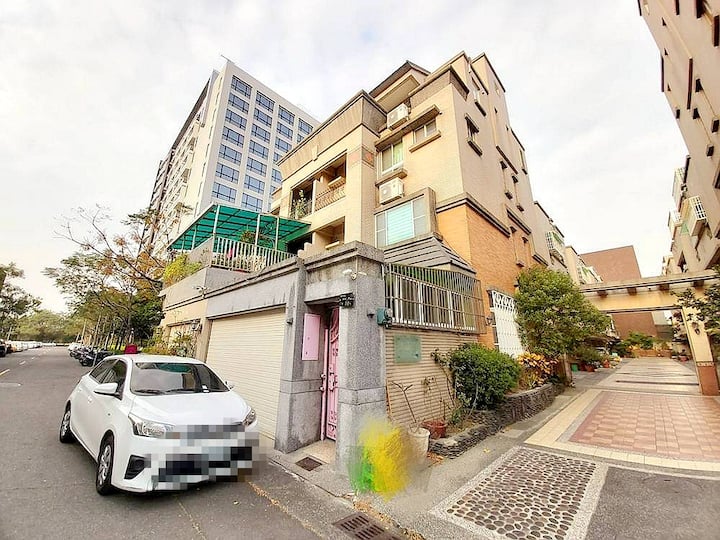 |台南包棟|【度假別墅】悠閒度日時光,漁光島、安平老街、國際遊艇、七股鹽山 - Tainan City
