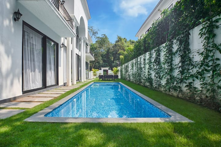 10br Luxury Villas|2 Private Pools|speaker|assagao - India
