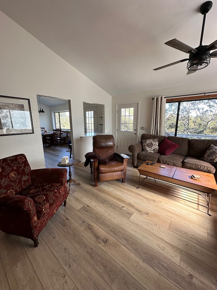 Cozy Mountain View Retreat - Julian, CA