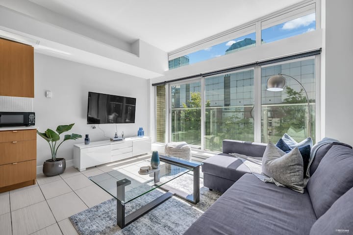 Modern Spacious Loft Suite / Free Parking - 溫哥華