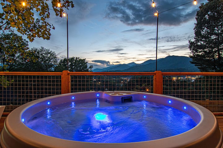 Mountain Spa Retreat | Hot Tub, Sauna & Ice Bath - Waynesville, NC