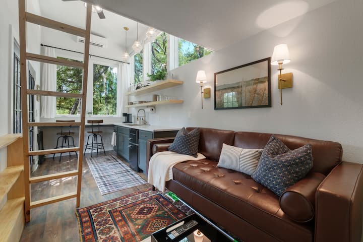 Moody Yet Bright: A+ Deck & Greenbelt Views! - Austin, TX