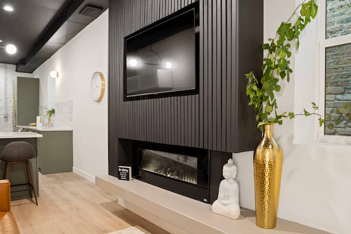 Chic 4-bedroom Haven In Ukrainian Village - Oak Park, IL