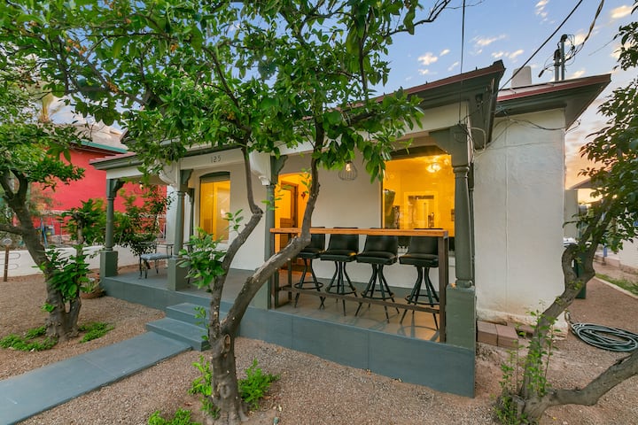 Starlit Stay| Walk To Fox & Congress |Free Parking - Tucson, AZ