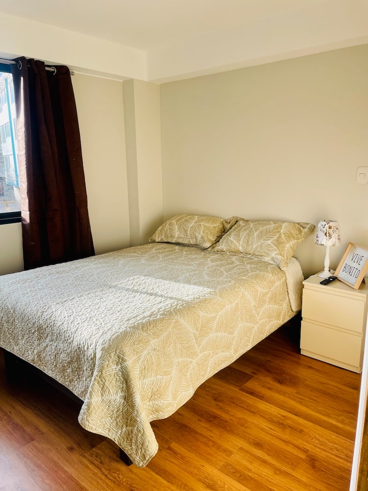 Thomas House, Live Nice - Cusco