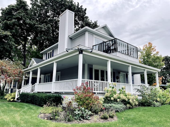 Cozy Duplex Dwntwn Boyne City - 10 Mins To Ski! - Boyne City, MI