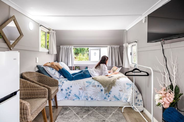 184 The Valley - Coffs Harbour, Australia