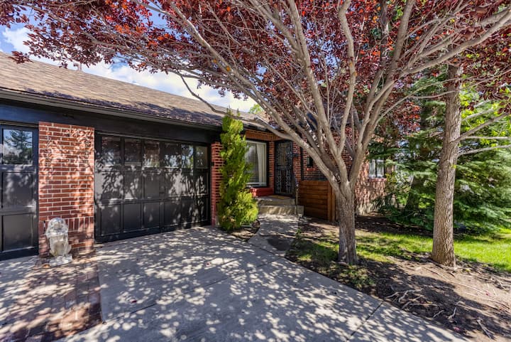 Enchanting 2br In Old Southwest - Reno, NV