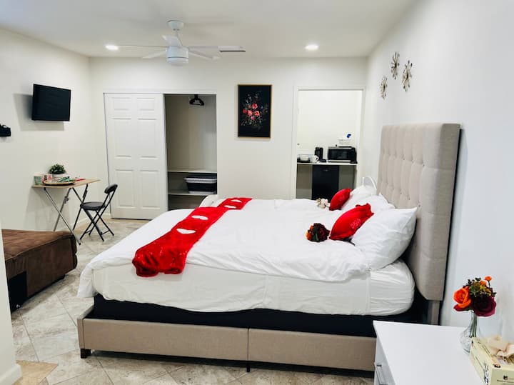 Gt103 Cozy Window Beautiful Private Room Beach - Santa Ana, CA