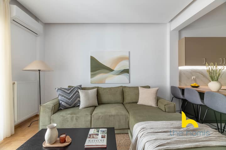 Chic Koukaki Haven: Steps To Metro & Acropolis! - Athens