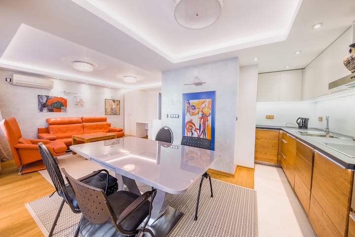 Signature Suite - 1 Bedroom - Sofia
