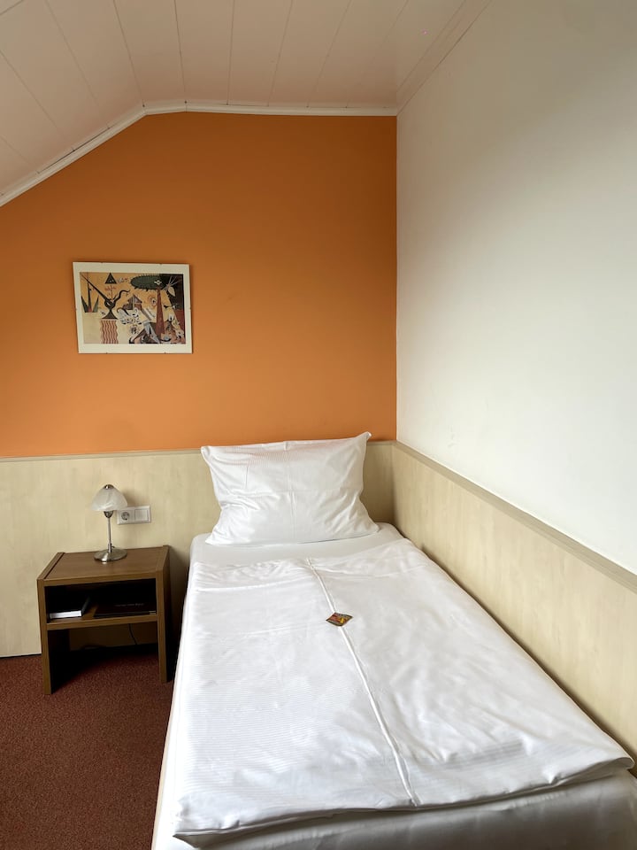 Comfy Hotel Room In Esslingen 50 - Esslingen am Neckar