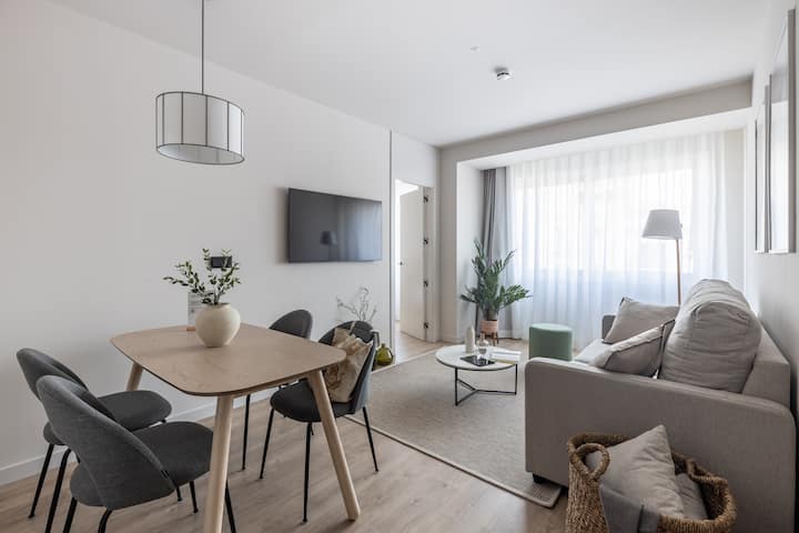 1 Bedroom Apartment In Chamberí - Líbere - Madrid