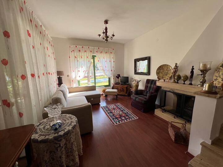 Cozy 4 Bedroom Villa With Pool - Alaçatı