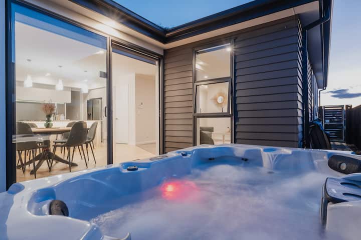 Elegant 3br Home On Mustang Avenue - Christchurch