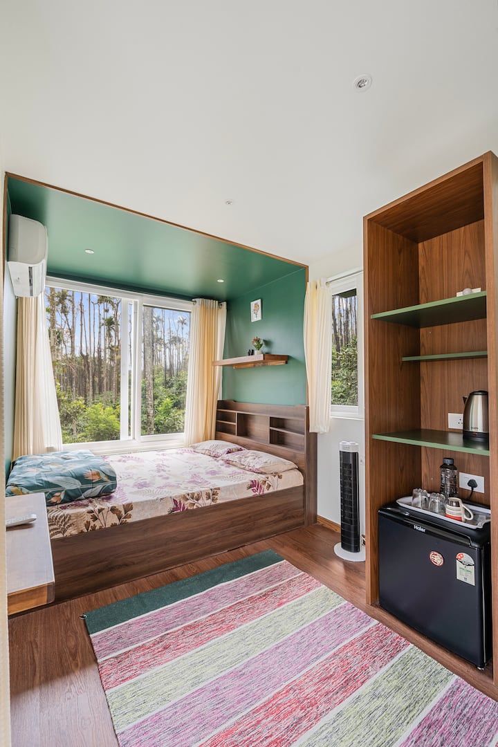 Dew Drops Container Home- An Unique Homestay - Sakleshpura