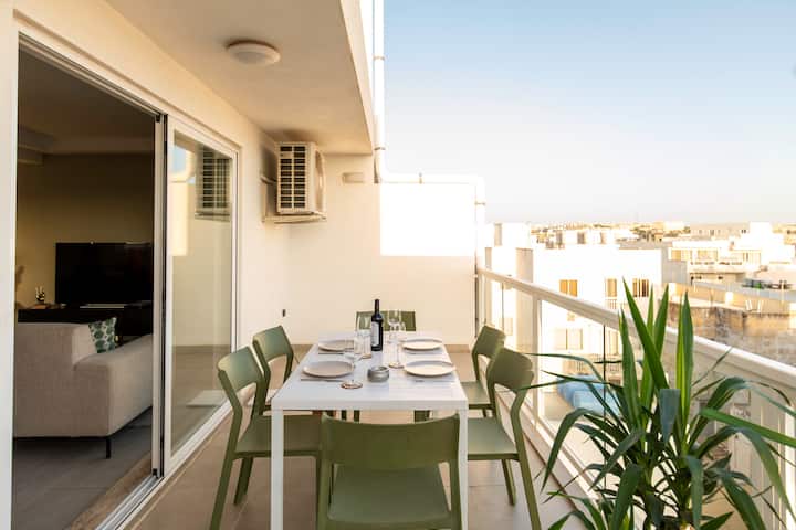 Modern & Spacious 3bd Apt With Terrace - Malta