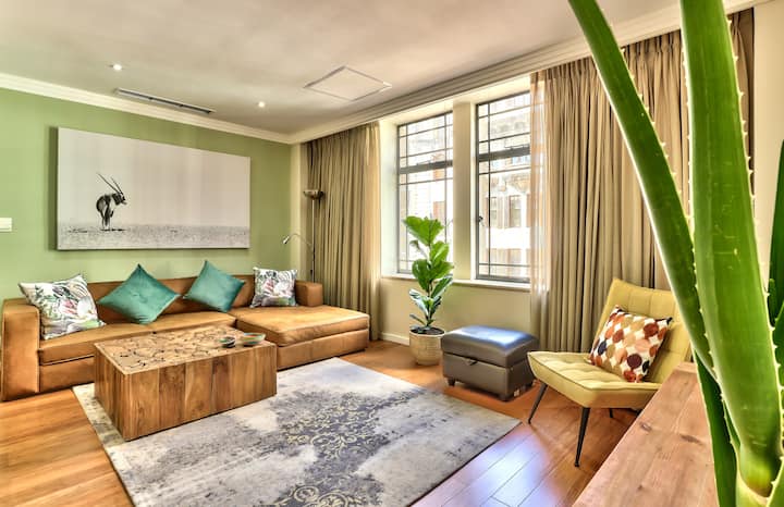 Heart Of Cape Town Stunner! - Cape Town