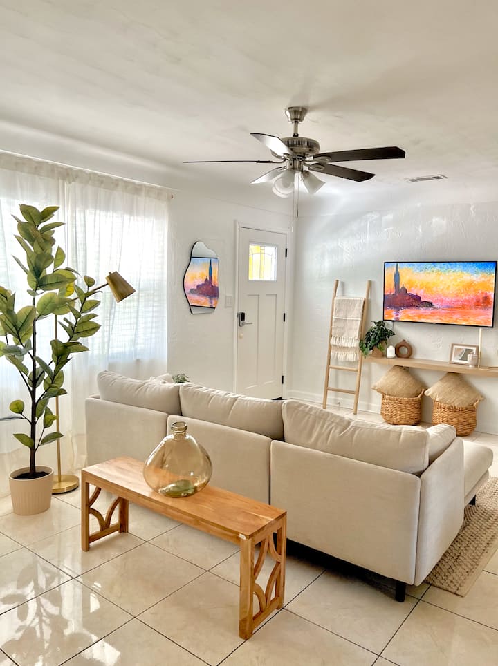 St. Pete Gem By Downtown/beaches - St. Petersburg, FL