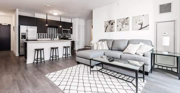 Beautiful Loop 1br~pool/gym! - Chicago, IL