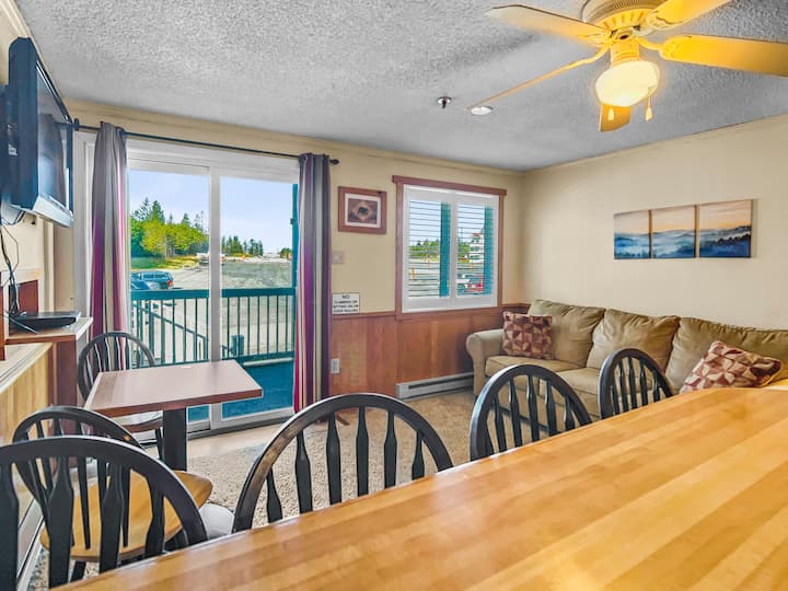 First Floor No Steps End Unit Wifi Ezparking Clean - Snowshoe, WV