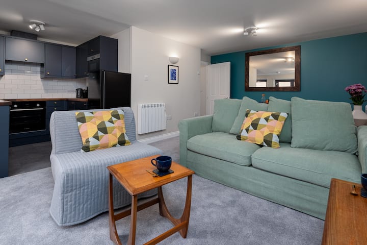 Stylish City Centre Apart W/ Free Parking (At Hem) - Southampton Airport (SOU)