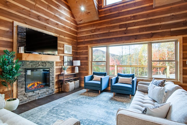 Stay In A Gorgeous 4 Br Cabin With Indoor Pool! - Townsend, TN