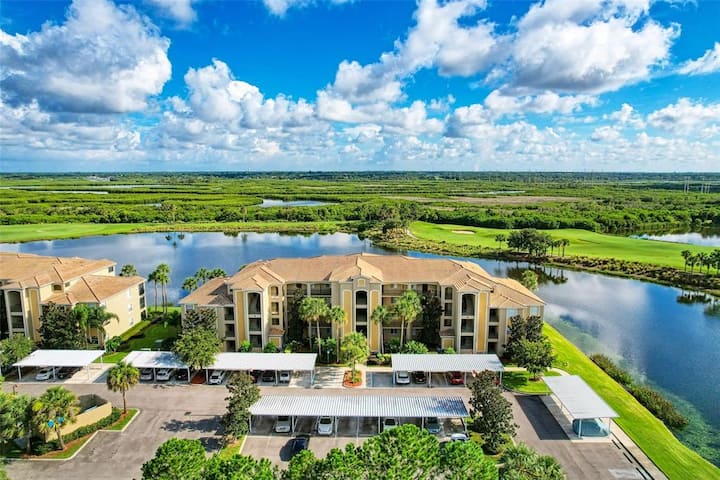 Lovely Lakeview Golf Club Condo - Ellenton, FL