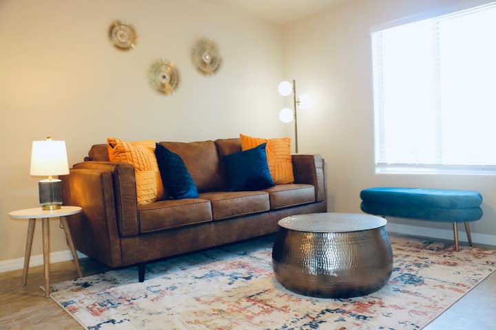 Stylish 2 Br Centrally Located - Paradise Casino