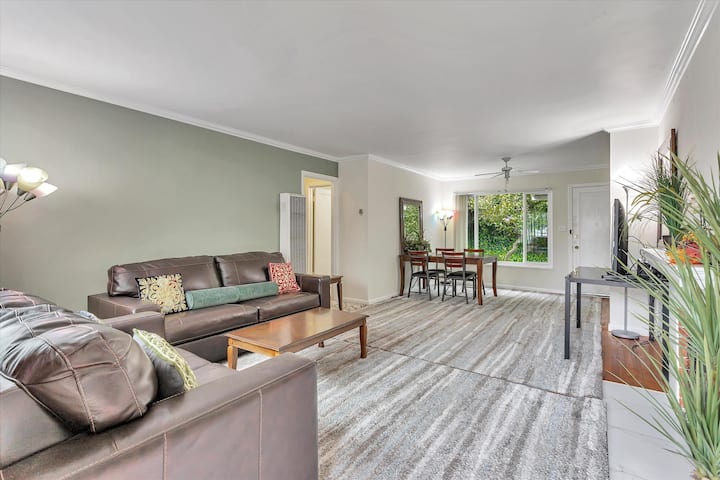 2 Bedroom / 1 Bath House, Convenience And Value - Sunnyvale, CA